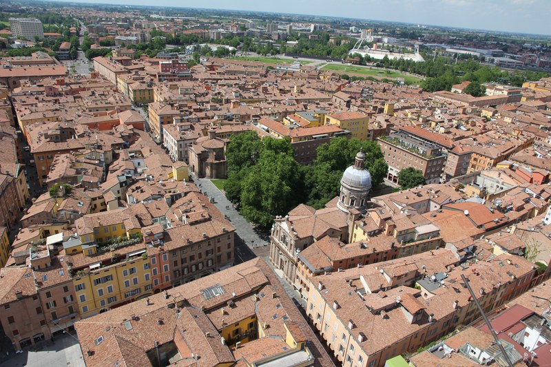 Inaugura in Piazza Matteotti il punto Città sicura - Comune di Modena
