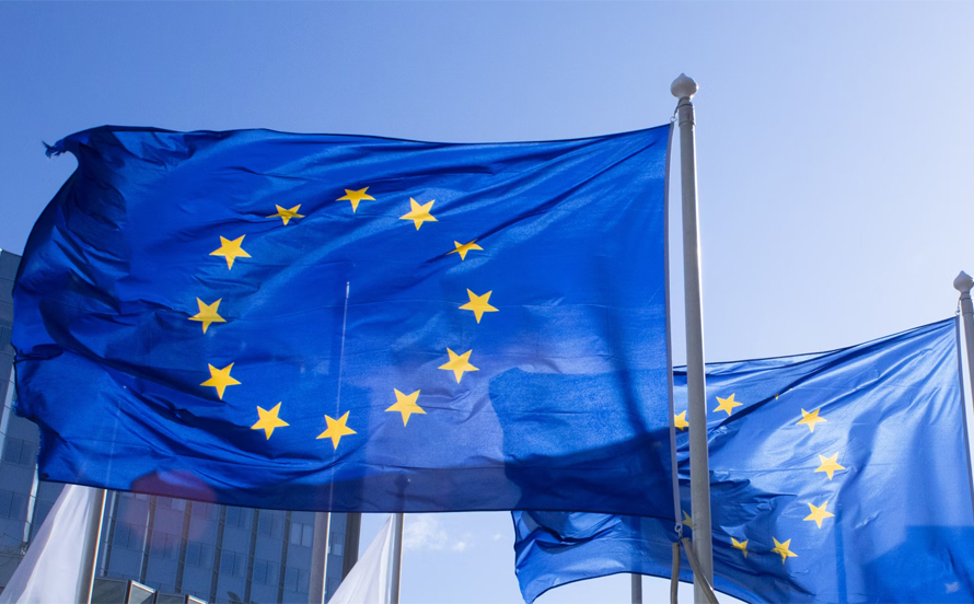 Giornata dell'Europa, piazza Mazzini si illumina di blu - Comune di Modena