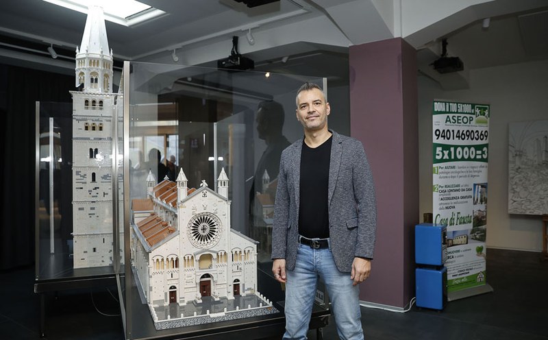 Ghirlandina a Duomo in mattoncini Lego - Comune di Modena